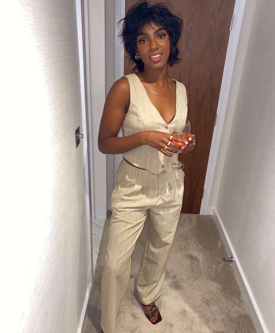 Ozioma Whenu Birthday, Real Name, Age, Weight, Height, Family, Facts ...