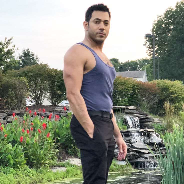 Justin Johnston Birthday, Real Name, Age, Weight, Height, Family, Facts ...