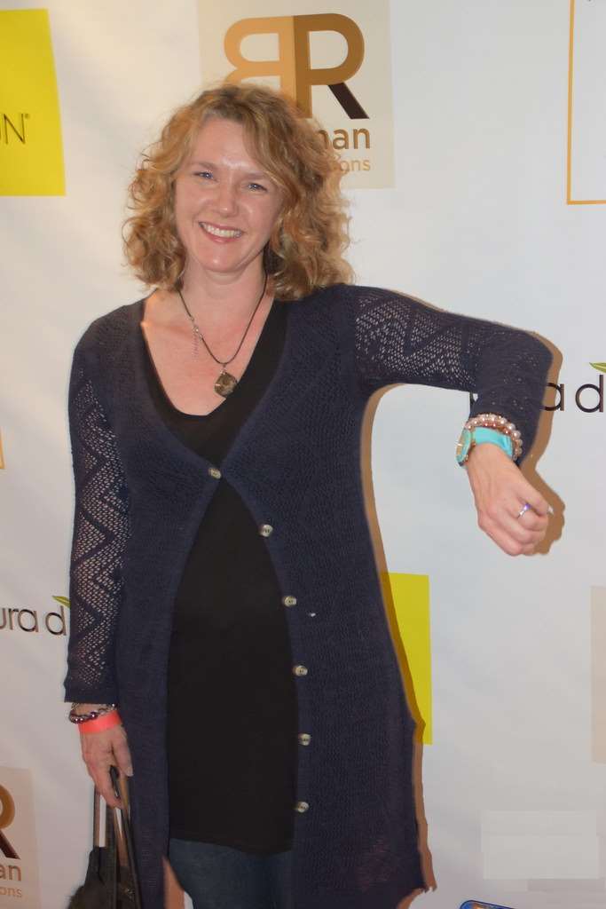 Elise Robertson Birthday, Real Name, Age, Weight, Height, Family, Facts ...