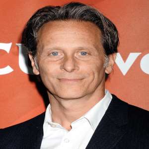 Steven Weber Birthday, Real Name, Age, Weight, Height, Family, Facts ...