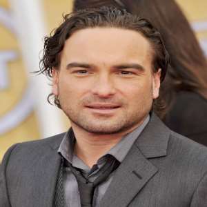 Johnny Galecki Birthday, Real Name, Age, Weight, Height, Family, Facts ...