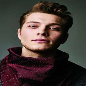 Burak Tozkoparan Birthday, Real Name, Age, Weight, Height, Family ...