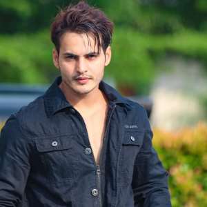 Ravi Bhatia Birthday, Real Name, Age, Weight, Height, Family, Facts ...