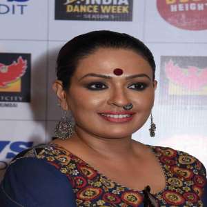 Ashwini Kalsekar Birthday, Real Name, Age, Weight, Height, Family ...