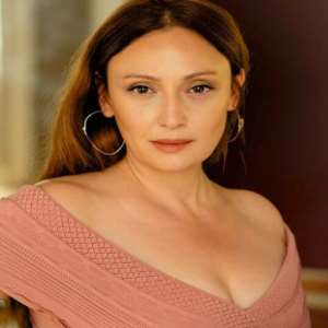 Gulcin Santircioglu Birthday, Real Name, Age, Weight, Height, Family ...