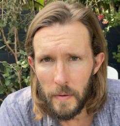 Charlie Hewson Birthday, Real Name, Age, Weight, Height, Family, Facts ...