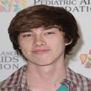 Noah Crawford Birthday, Real Name, Age, Weight, Height, Family, Facts ...