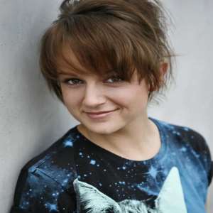 Sarah Thomson Birthday, Real Name, Age, Weight, Height, Family, Facts ...