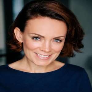Kate Elliott (Actress) Birthday, Real Name, Age, Weight, Height, Family ...