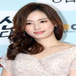 Jeong Da Hye Birthday, Real Name, Age, Weight, Height, Family, Facts ...