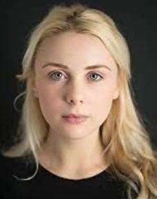 Sarah Eve Birthday, Real Name, Age, Weight, Height, Family, Facts ...