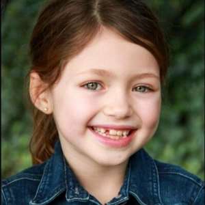 Claire Geare Birthday, Real Name, Age, Weight, Height, Family, Facts ...