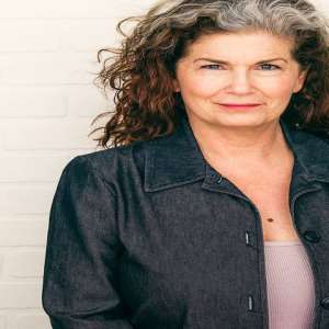 Jenette Goldstein Birthday, Real Name, Age, Weight, Height, Family ...