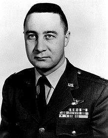 Gus Grissom Birthday, Real Name, Age, Weight, Height, Family, Facts ...
