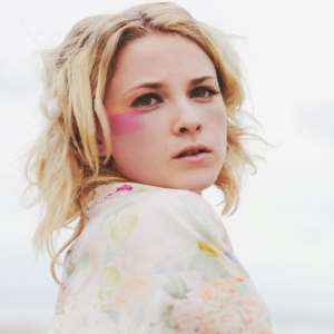 Emma Louise Birthday, Real Name, Age, Weight, Height, Family, Facts ...