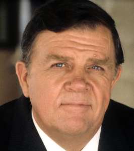 Pat Hingle Birthday, Real Name, Age, Weight, Height, Family, Facts ...