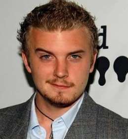 Chris Hunter (Actor) Birthday, Real Name, Age, Weight, Height, Family ...