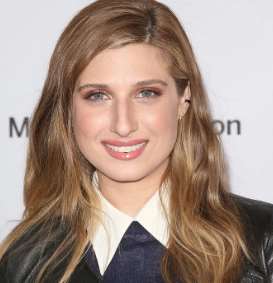 Emily Arlook Birthday, Real Name, Age, Weight, Height, Family, Facts ...
