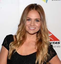 Stephanie McIntosh Birthday, Real Name, Age, Weight, Height, Family ...