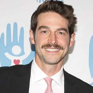 Dave Abrams Birthday, Real Name, Age, Weight, Height, Family, Facts ...