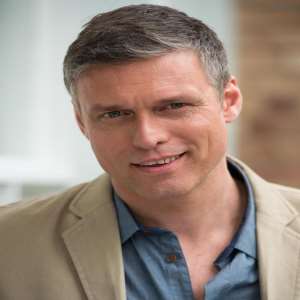 Stephen Billington Birthday, Real Name, Age, Weight, Height, Family ...