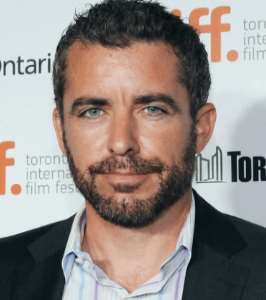 Jason Jones Birthday, Real Name, Age, Weight, Height, Family, Facts ...