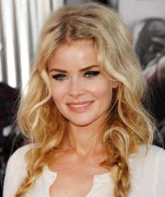 Anita Briem Birthday, Real Name, Age, Weight, Height, Family, Facts ...