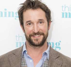 Noah Wyle Birthday, Real Name, Age, Weight, Height, Family, Facts ...