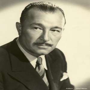 Robert Armstrong Birthday, Real Name, Age, Weight, Height, Family ...