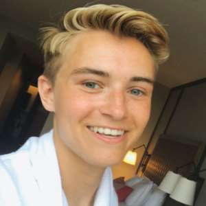 Kyle Abercrombie Birthday, Real Name, Age, Weight, Height, Family ...