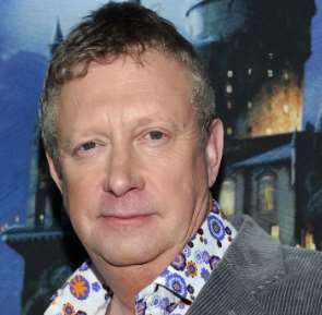 Mark Williams (Actor) Birthday, Real Name, Age, Weight, Height, Family ...