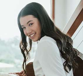 Lucy Sugerman Birthday, Real Name, Age, Weight, Height, Family, Facts ...