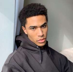 Sam Ezeh Birthday, Real Name, Age, Weight, Height, Family, Facts ...