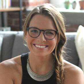 Ashlyne Huff Birthday, Real Name, Age, Weight, Height, Family, Facts ...
