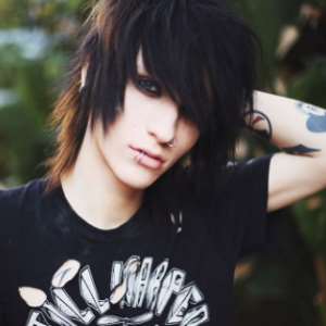 Johnnie Guilbert Birthday, Real Name, Age, Weight, Height, Family ...