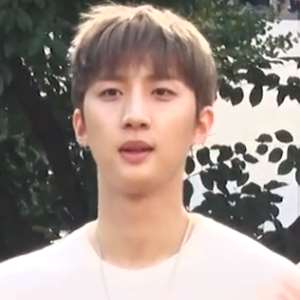 Hui (Singer) Birthday, Real Name, Age, Weight, Height, Family, Facts ...