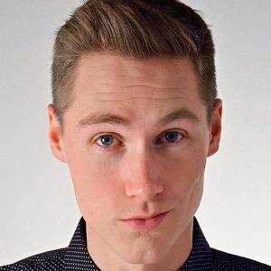 Luke Thompson Birthday, Real Name, Age, Weight, Height, Family, Facts ...