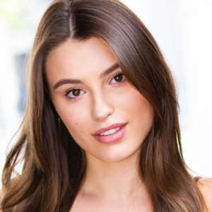 Skyler Wright Birthday, Real Name, Age, Weight, Height, Family, Facts ...