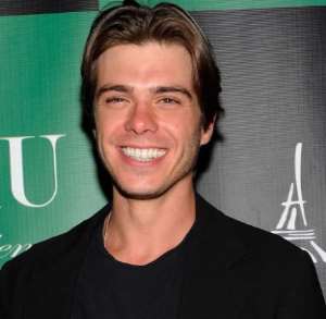 Matthew Lawrence Birthday, Real Name, Age, Weight, Height, Family ...