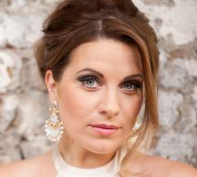 Louise Dearman Birthday, Real Name, Age, Weight, Height, Family, Facts ...