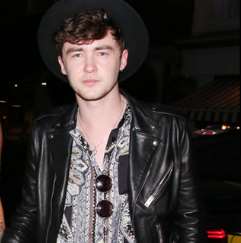 Jake Roche Birthday, Real Name, Age, Weight, Height, Family, Facts ...