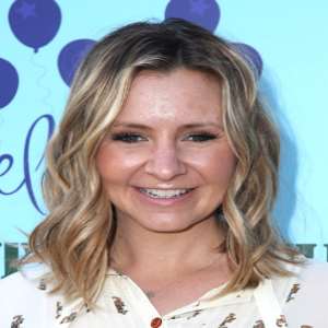 Beverley Mitchell Birthday, Real Name, Age, Weight, Height, Family ...