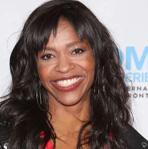 Merrin Dungey Birthday, Real Name, Age, Weight, Height, Family, Facts ...