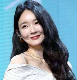 Kang Min-kyung Birthday, Real Name, Age, Weight, Height, Family, Facts ...