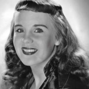 Molly Bee Birthday, Real Name, Age, Weight, Height, Family, Facts ...