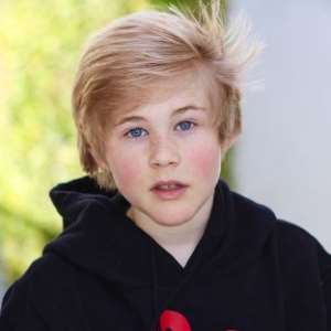 Casey Simpson Birthday, Real Name, Age, Weight, Height, Family, Facts ...