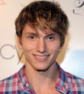 Benjamin Stone Birthday, Real Name, Age, Weight, Height, Family, Facts ...