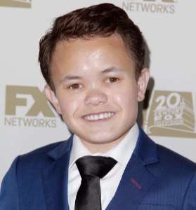 Sam Humphrey Birthday, Real Name, Age, Weight, Height, Family, Facts ...