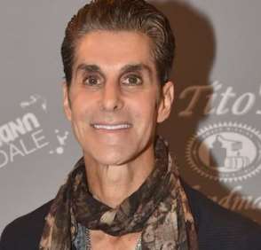 Perry Farrell Birthday, Real Name, Age, Weight, Height, Family, Facts ...