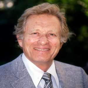 Danny Arnold Birthday, Real Name, Age, Weight, Height, Family, Facts ...